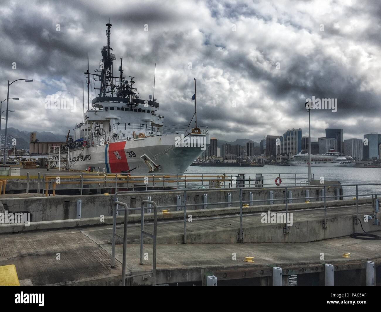 Uscgc alex haley hi-res stock photography and images - Alamy
