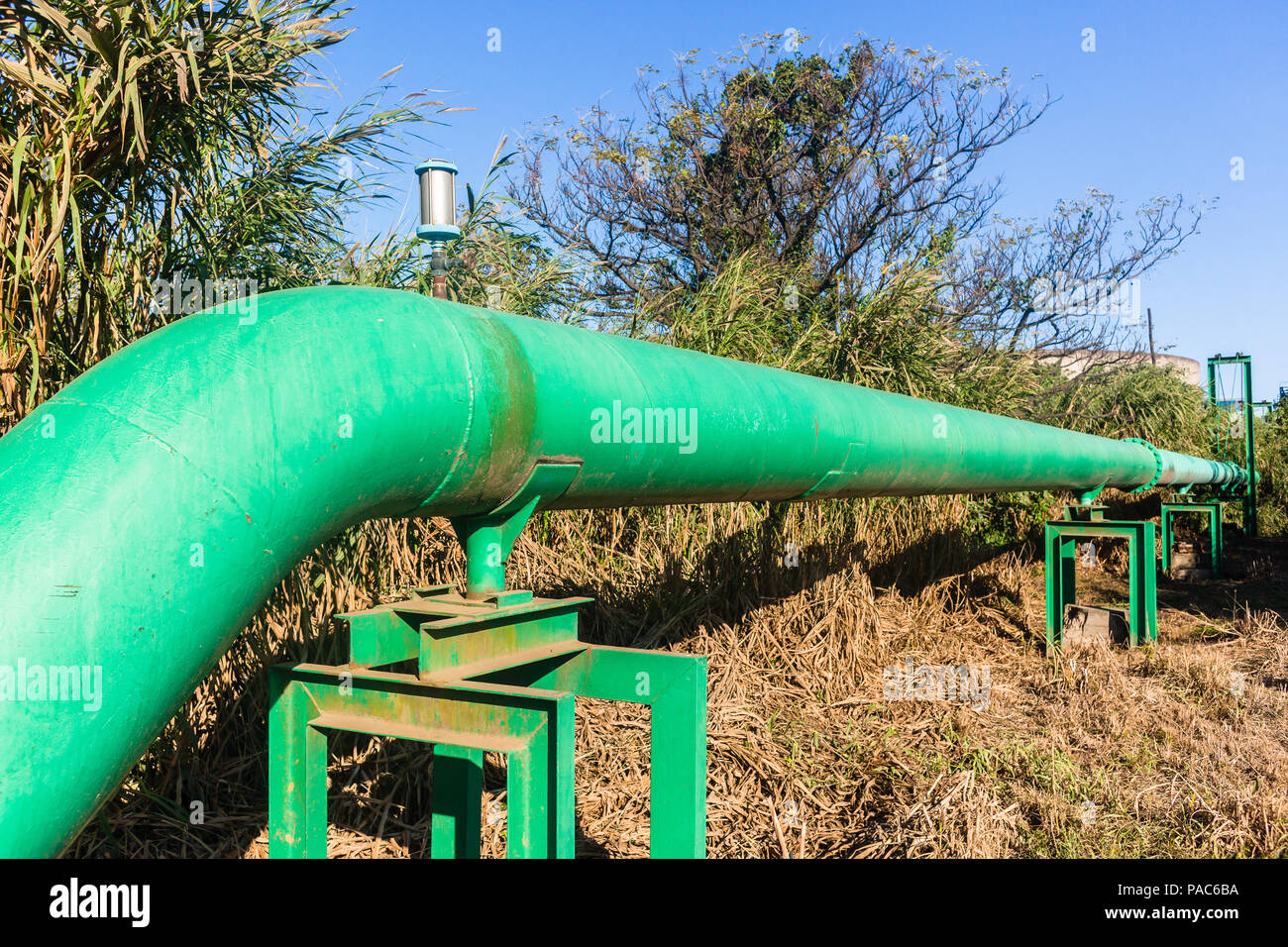 Pipe structures structures hi-res stock photography and images - Alamy