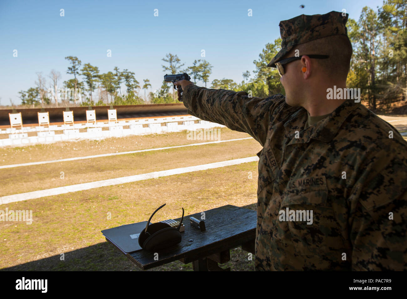 Marine aircraft logistics squadron 26 hi-res stock photography and ...