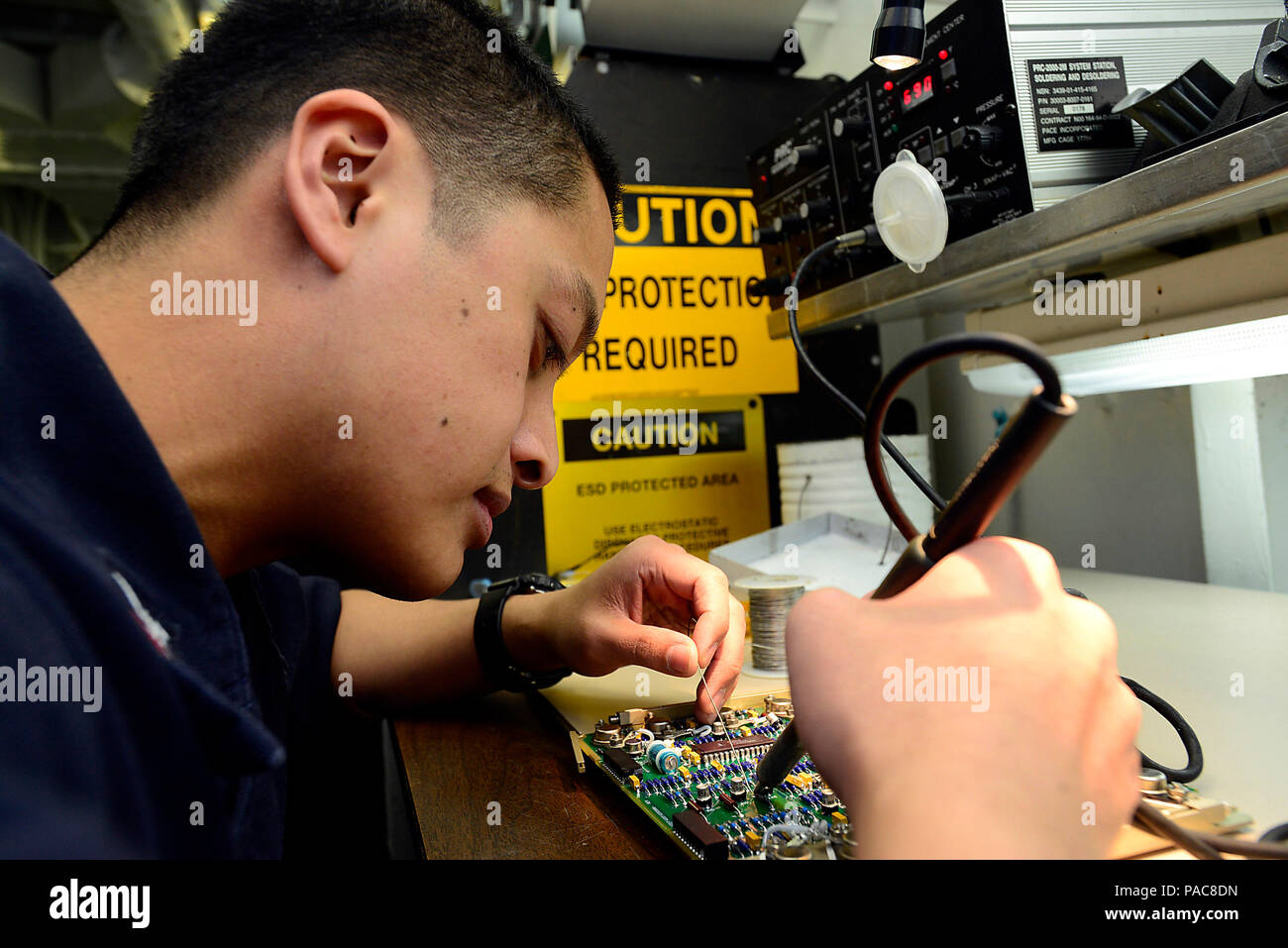 160309-N-MJ491-003 EAST SEA (March 9, 2016) Aviation Electronics ...