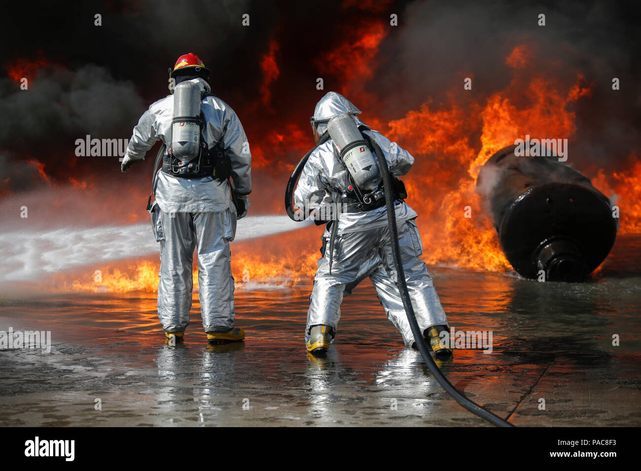 U.S. Marines of Aircraft Rescue Fire Fighting aboard Marine Corps Air ...