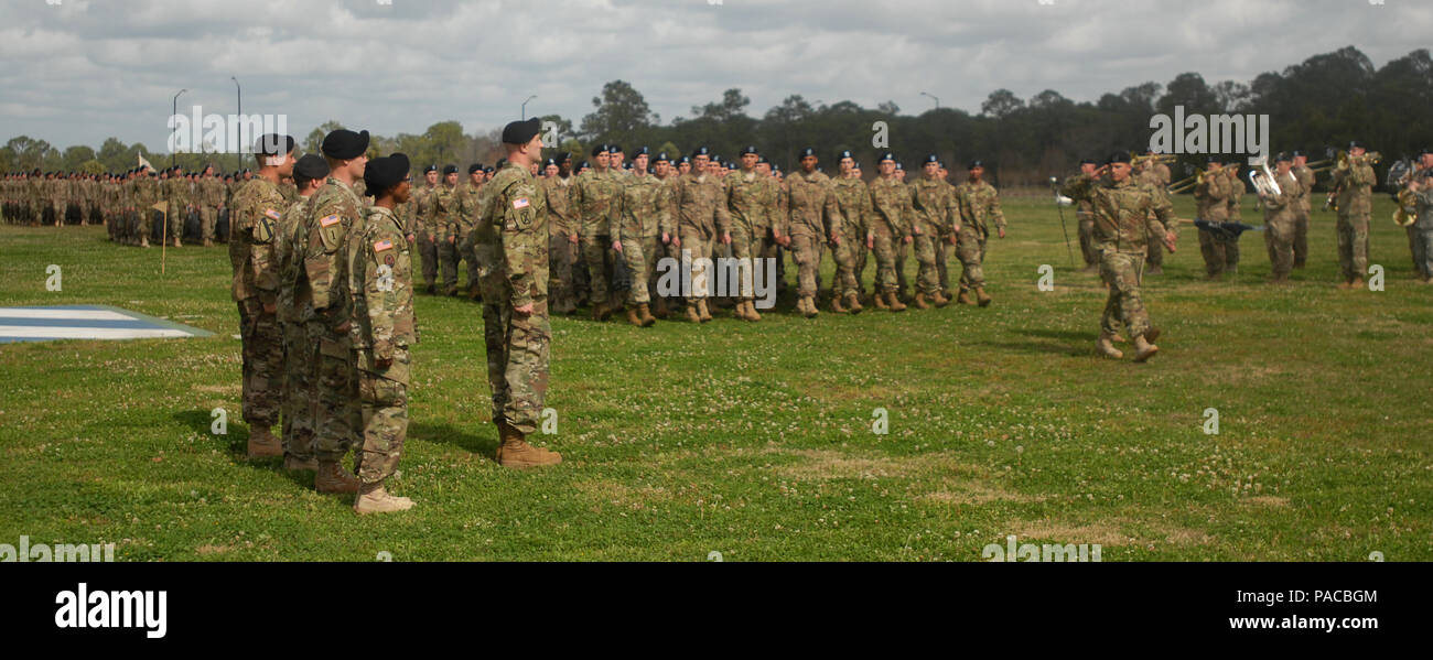 Soldiers of 3rd Battalion, 7th Infantry Regiment, 2nd Infantry Brigade ...