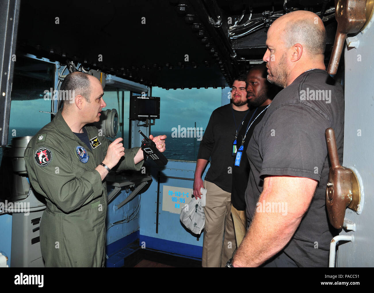 Uss george washington jets hi-res stock photography and images - Alamy