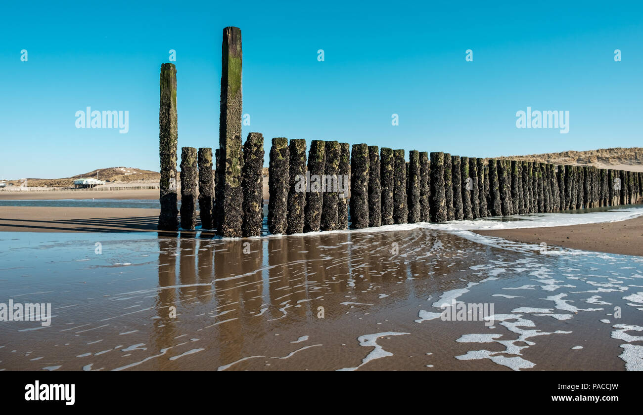 Beach poles hi-res stock photography and images - Alamy