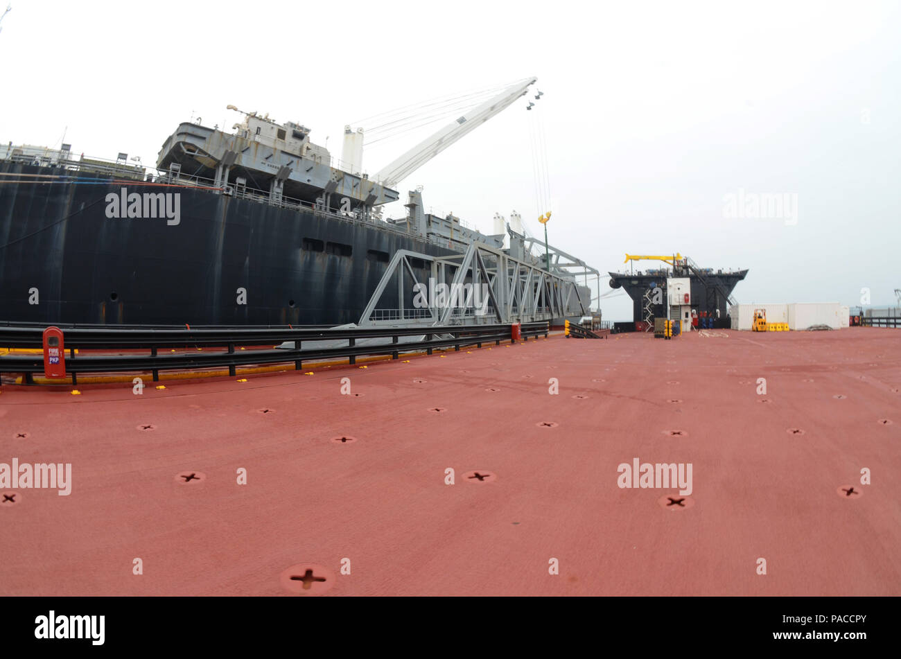 Expeditionary transfer dock hi-res stock photography and images - Alamy