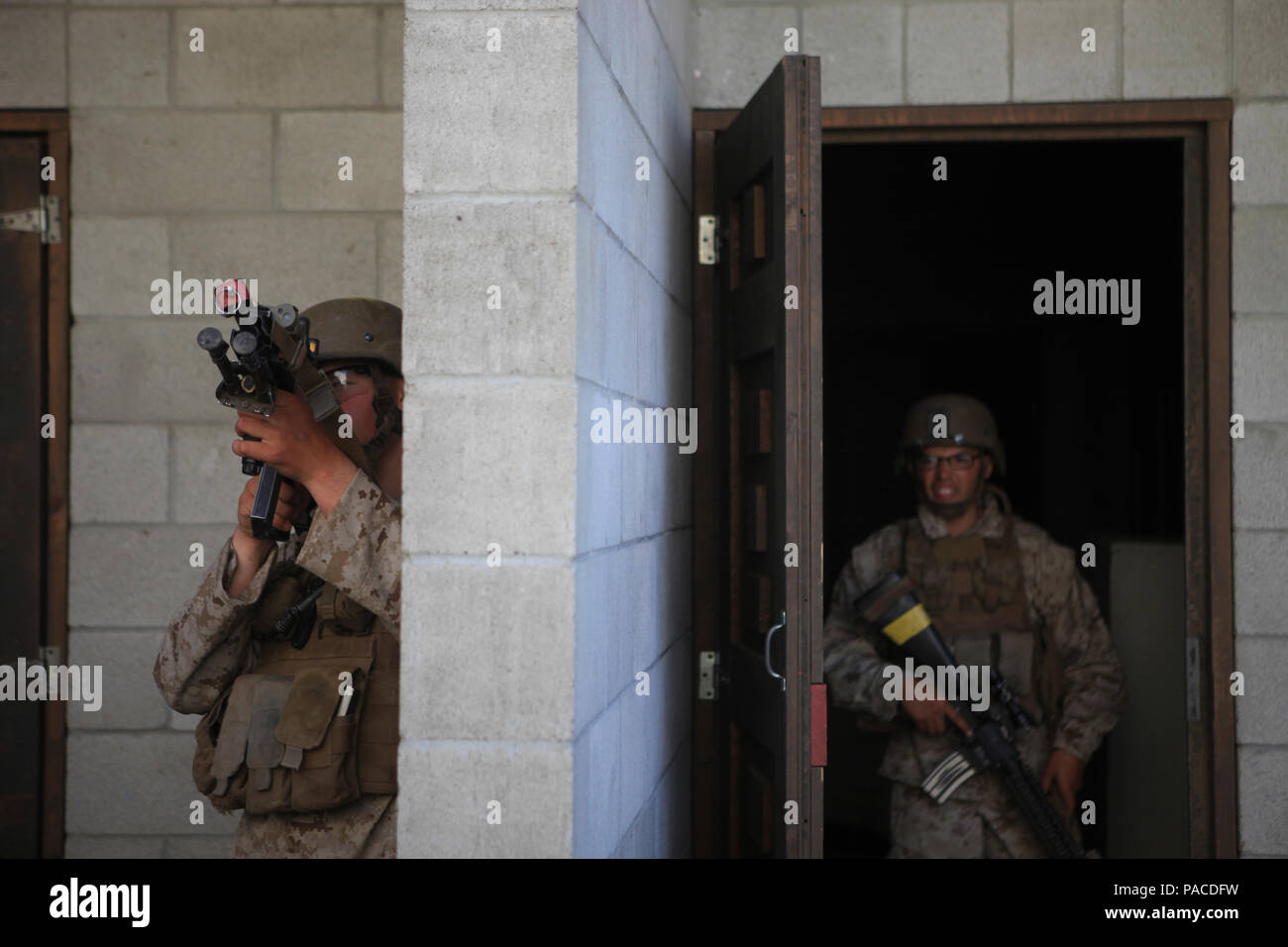 A U.S. Marine with Alpha Company, Infantry Training Battalion (ITB ...