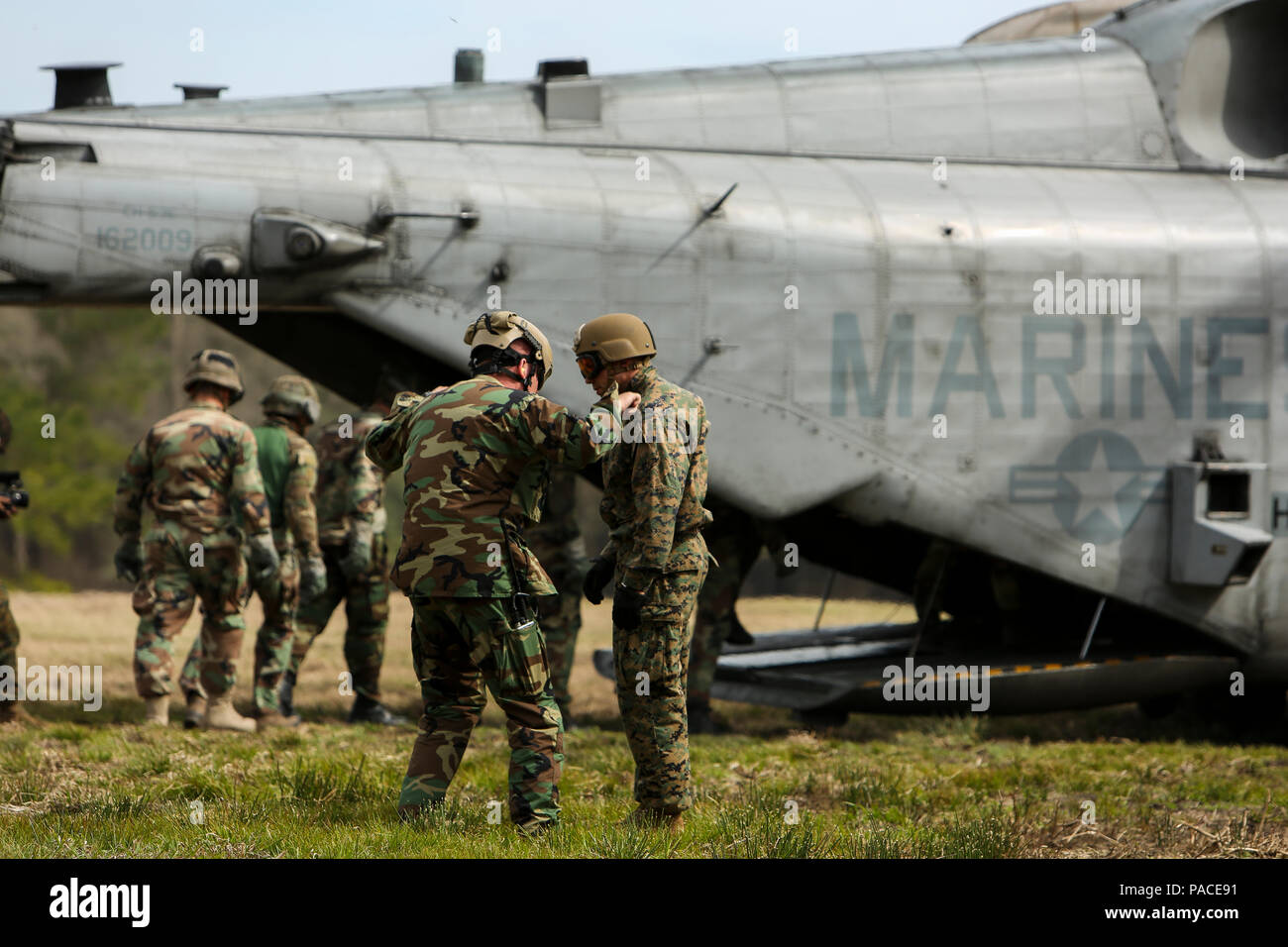 Royal Netherlands Marines prepare to a conduct fast-roping training ...