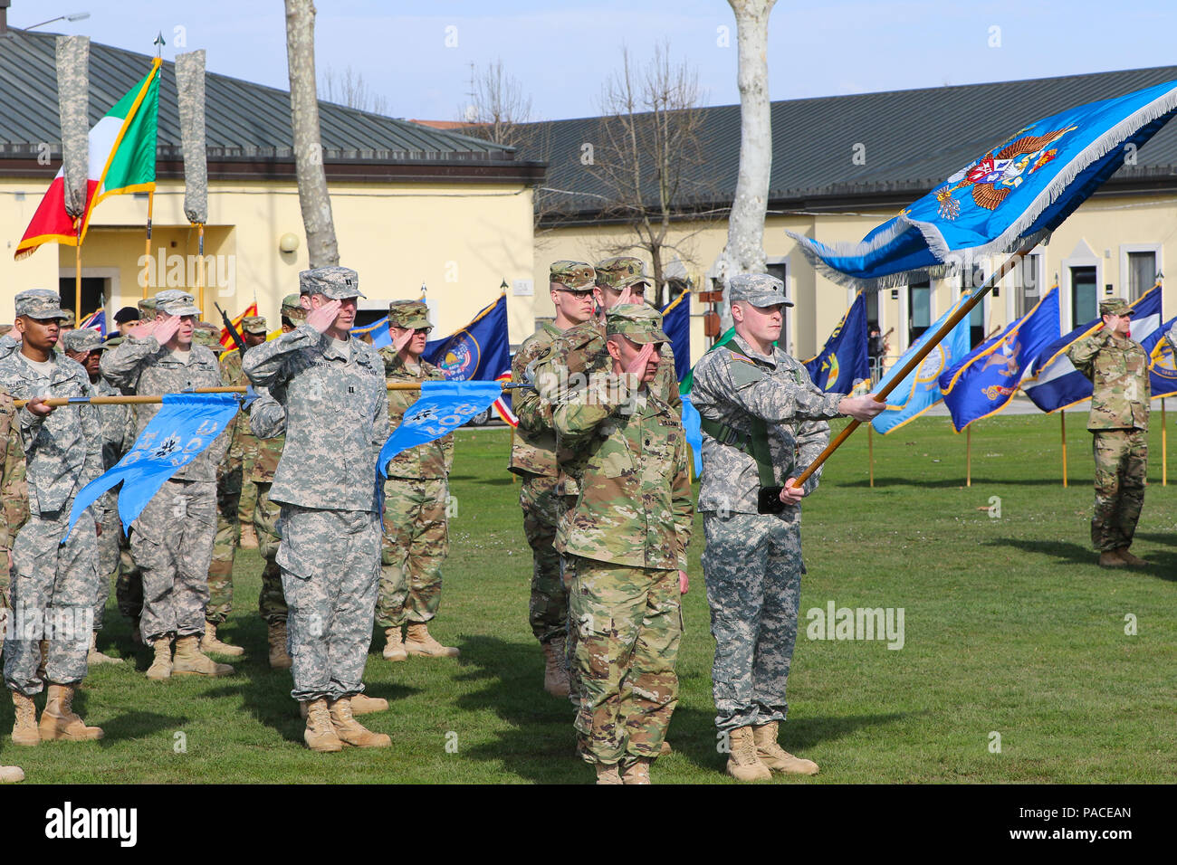 522nd military intelligence battalion hi-res stock photography and ...