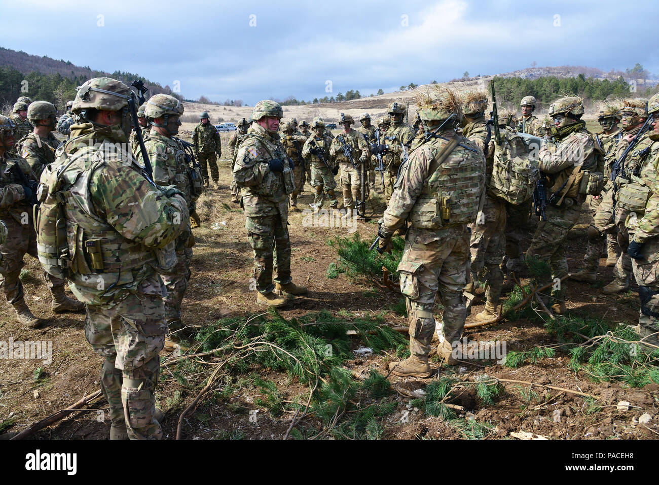U.S. Army Lt. Gen. Frederick "Ben" Hodges (center), Commanding General ...