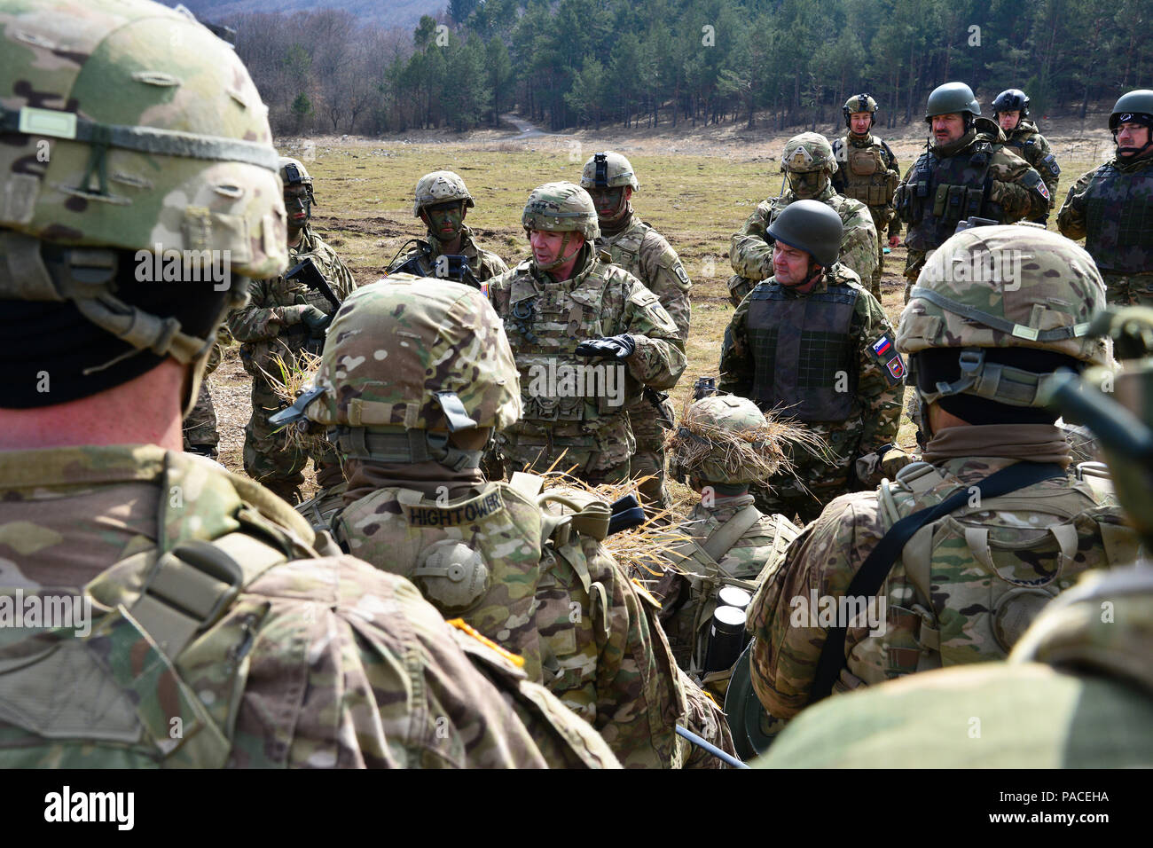 U.S. Army Lt. Gen. Frederick "Ben" Hodges (center), Commanding General ...