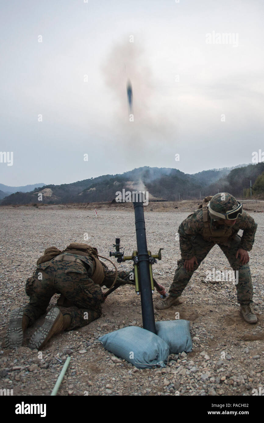 Mortar guns korea hi-res stock photography and images - Alamy