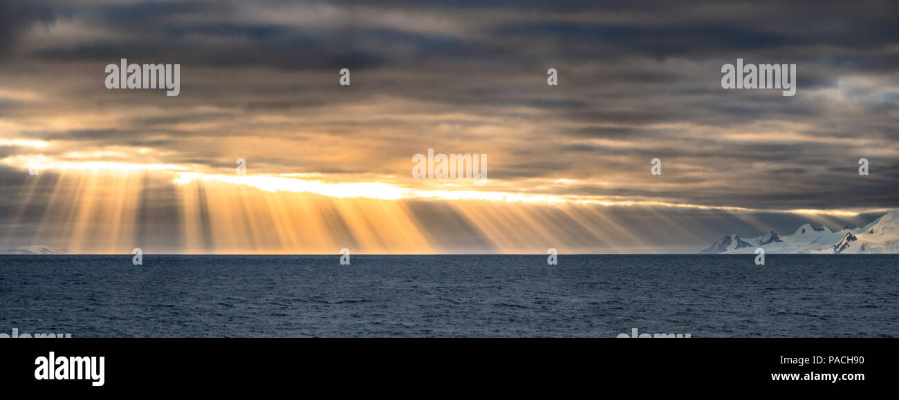 BRANSFIELD STRAIT SOUTH SHETLAND ISLANDS ANTARCTICA Stock Photo - Alamy