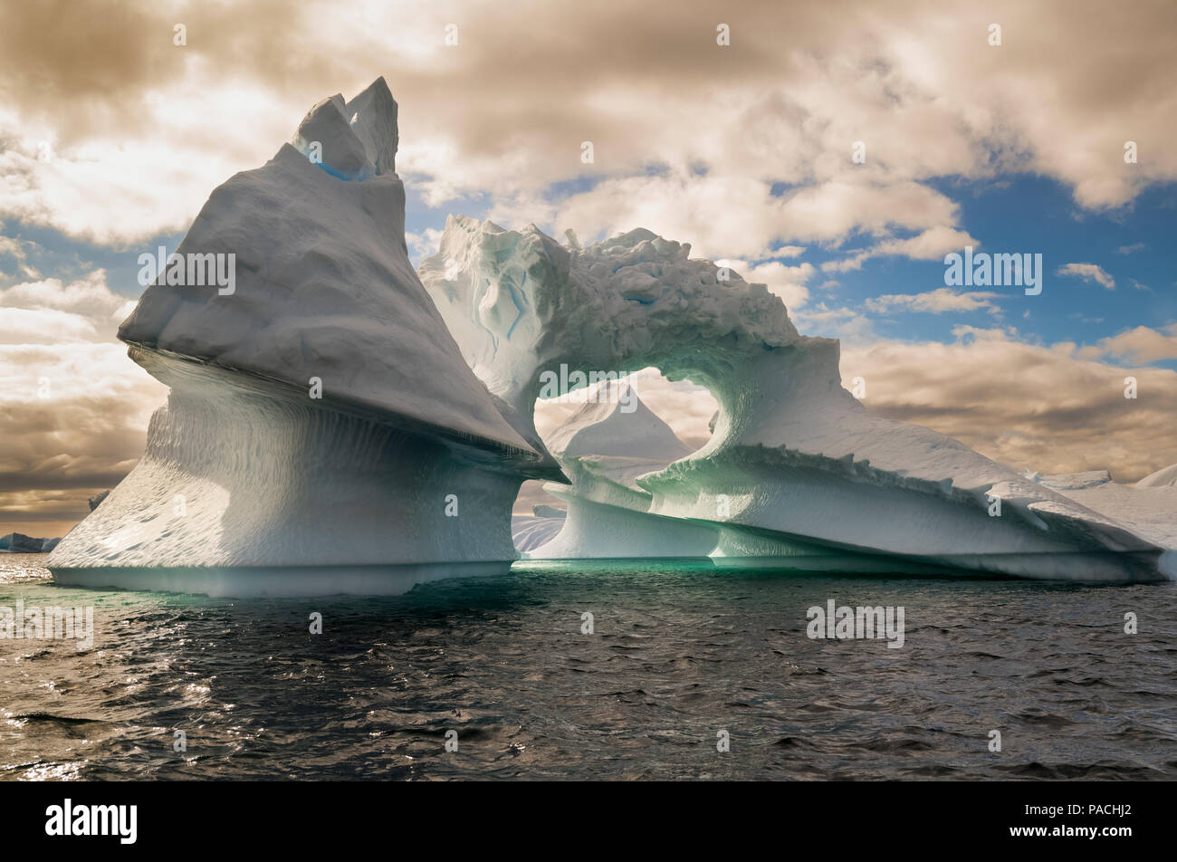 Iceberg graveyard hi-res stock photography and images - Alamy