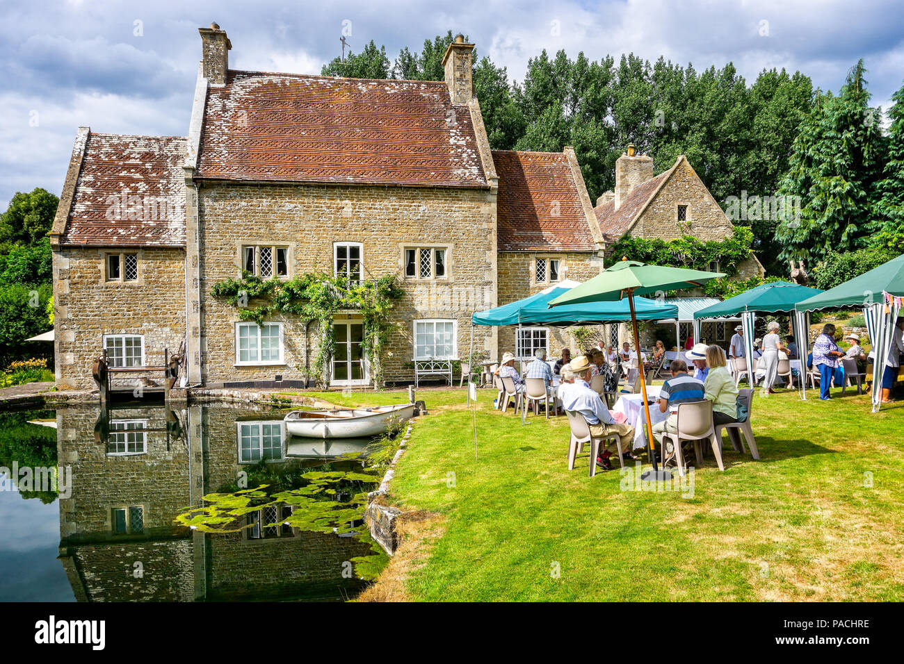 Crockerton lake hi-res stock photography and images - Alamy