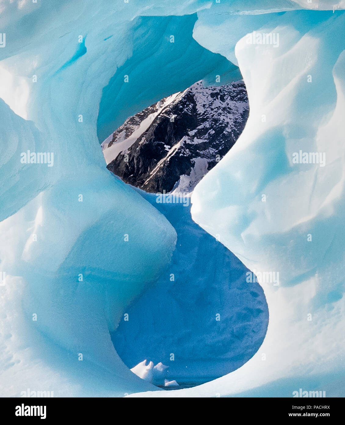 ICEBERG GRAVEYARD PLENEAU ISLAND ANTARCTICA Stock Photo - Alamy