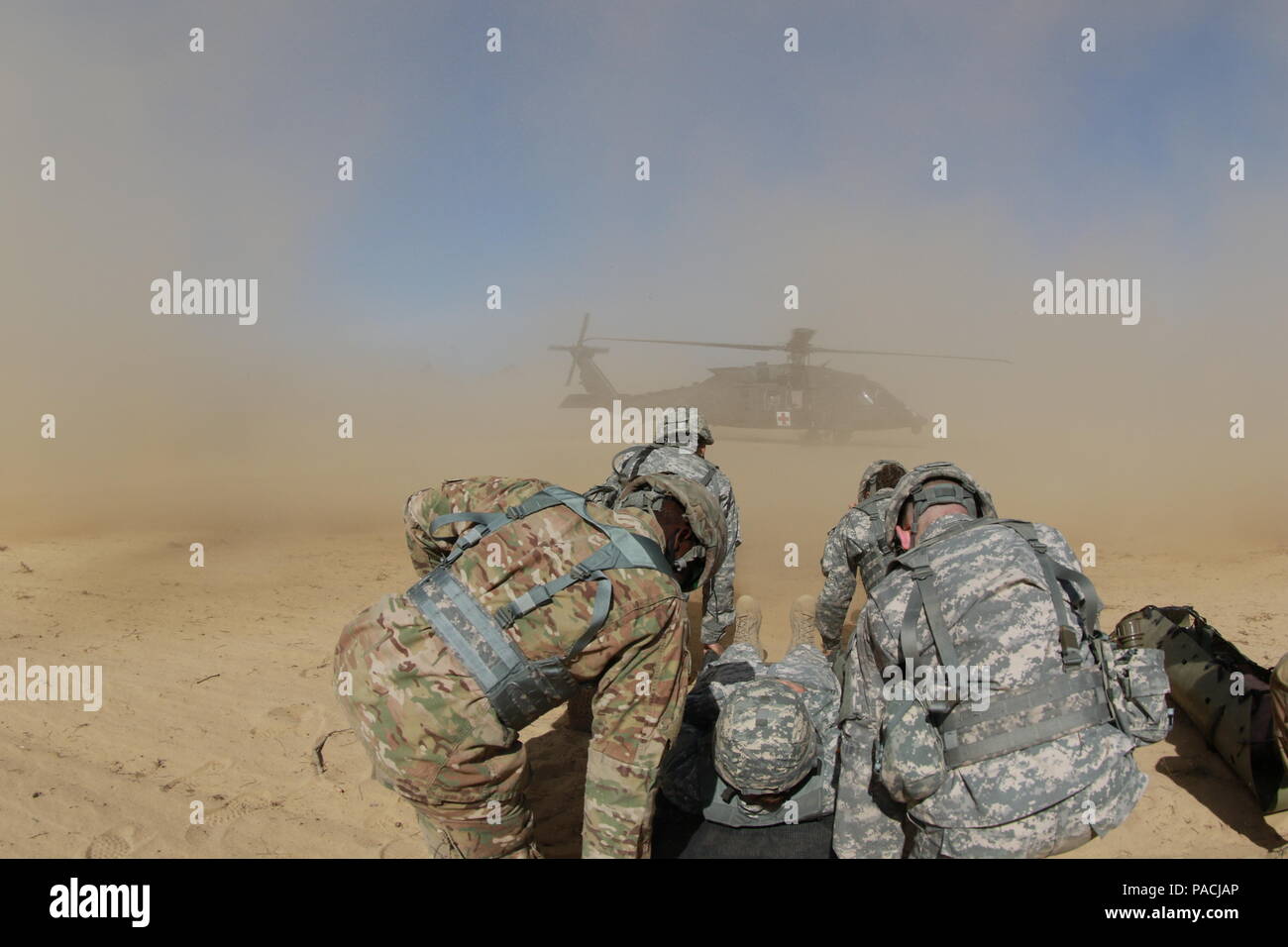 Soldiers from 50th Expeditionary Signal Battalion, 35th Signal Brigade ...