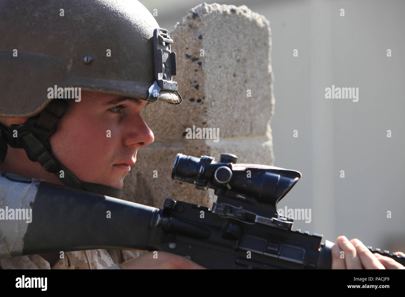 A U.S. Marine with Alpha Company, Infantry Training Battalion (ITB ...