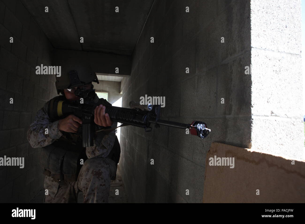 A U.S. Marine with Alpha Company, Infantry Training Battalion (ITB ...
