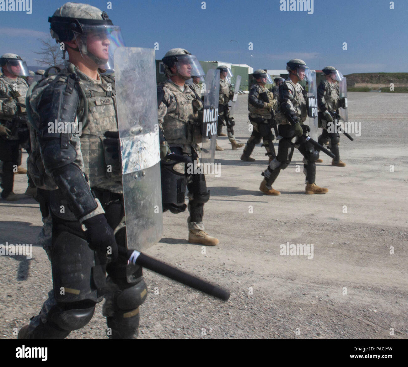 U.S. Army infantrymen assigned to the 1st Battalion, 41st Infantry ...