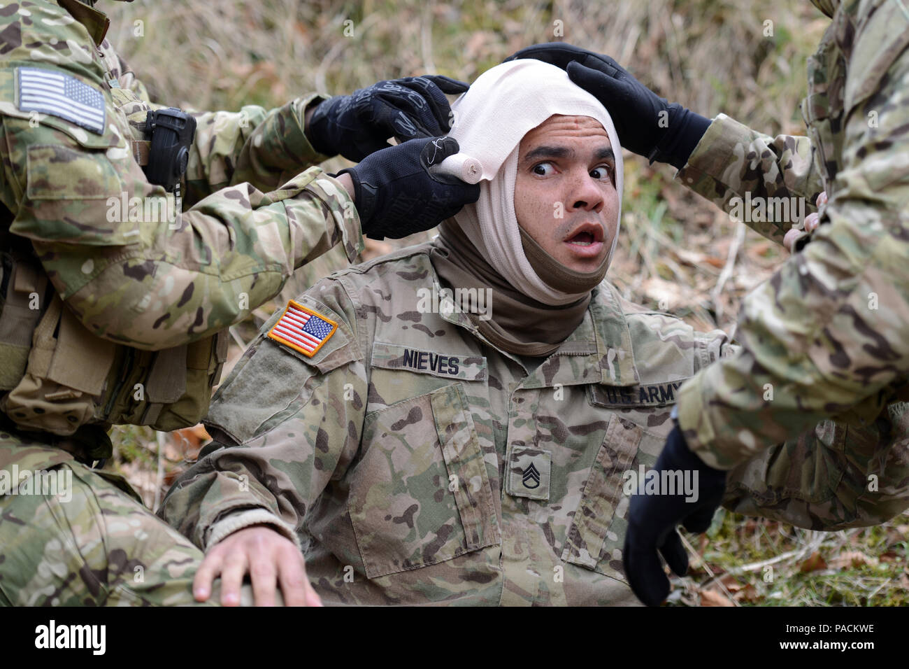 U.S. Soldiers assigned to 1st Battalion, 10th Special Forces Group ...