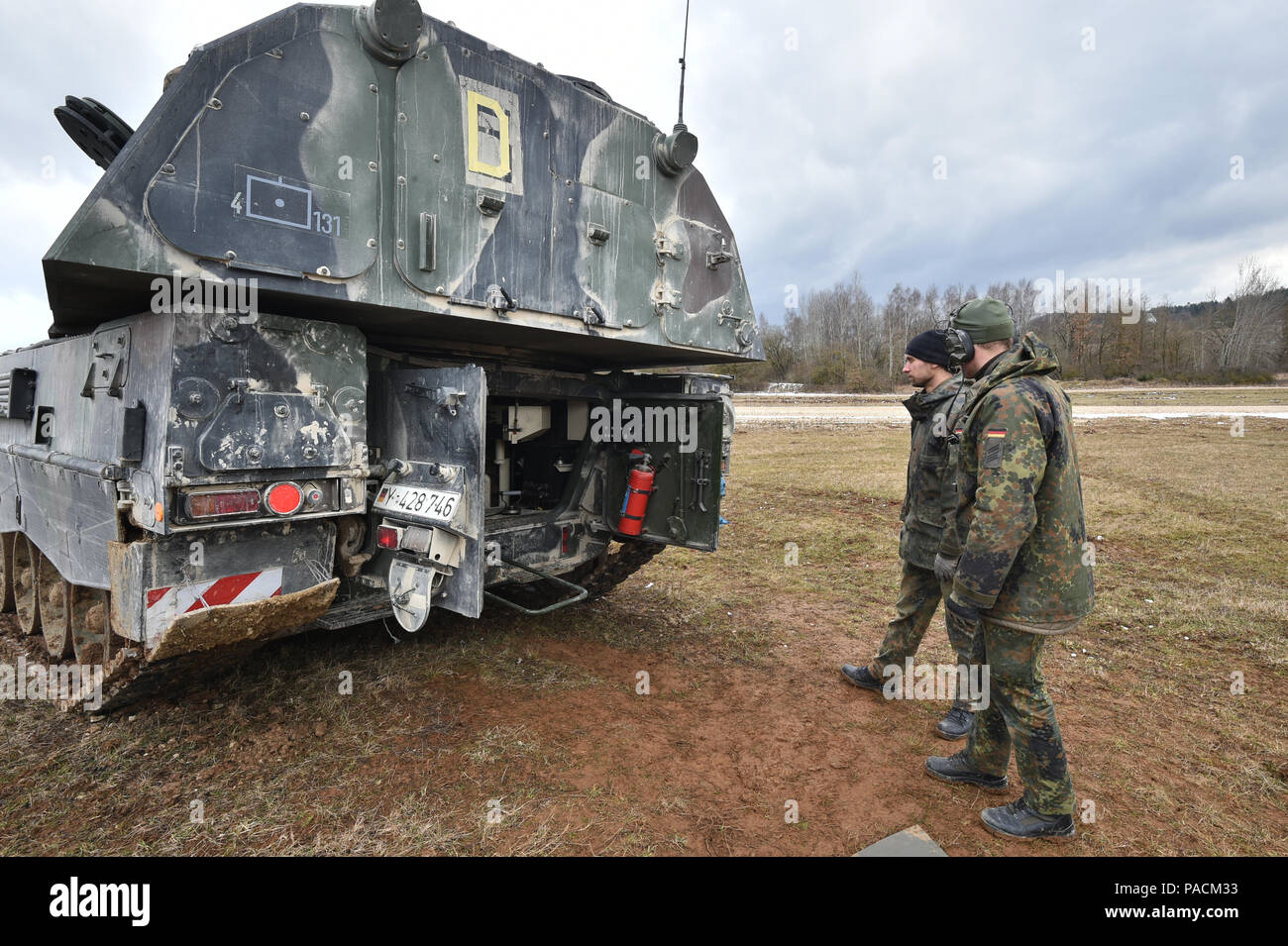 Panzer howitzer 2000 hi-res stock photography and images - Alamy