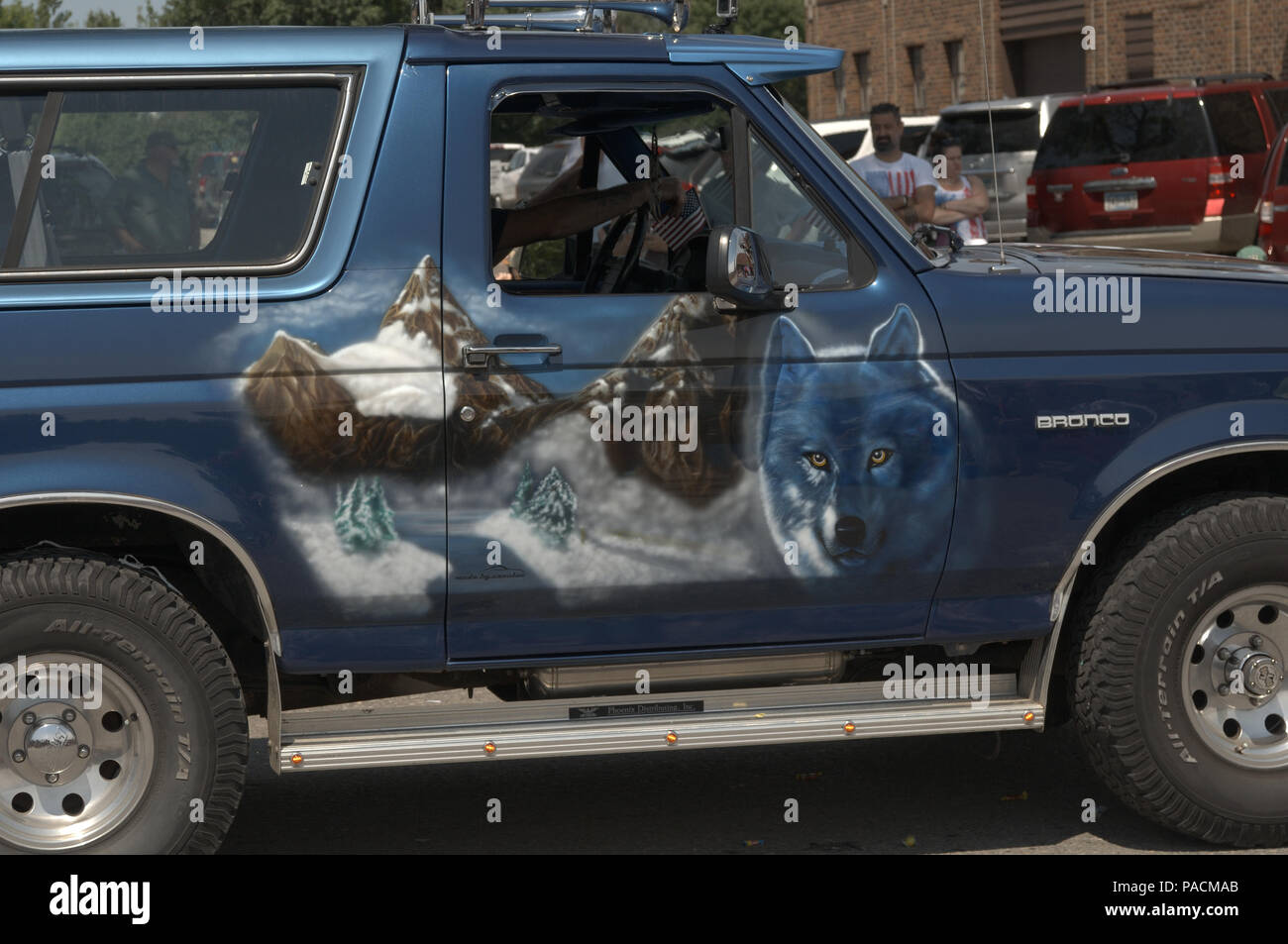 Ford Bronco with airbrushed winter wold scene Stock Photo - Alamy