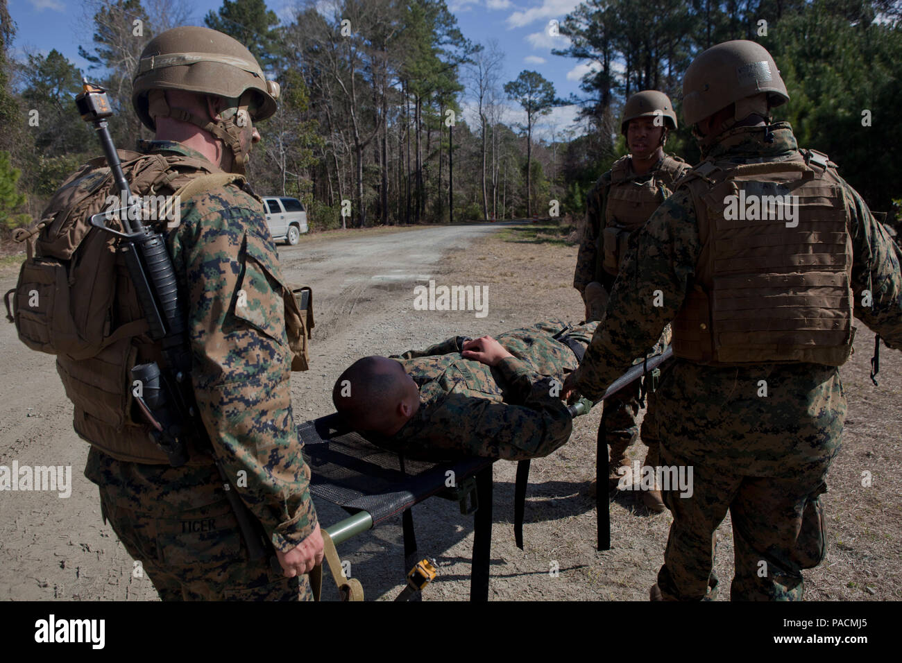 Fmtb e corpsmen corpsman hi-res stock photography and images - Alamy