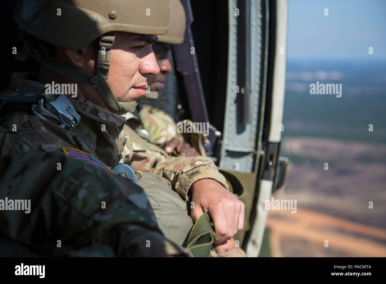 U.S. Army paratroopers assigned to the U.S. Army John F. Kennedy ...
