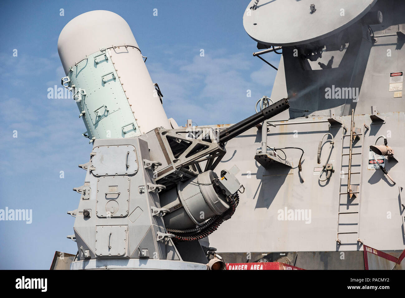 160318-N-MD297-079 PACIFIC OCEAN (March 18, 2016) The Arleigh Burke ...