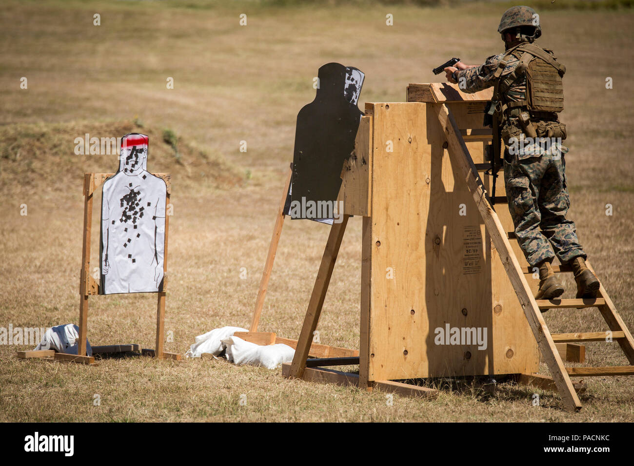 Combat shooting match hi-res stock photography and images - Alamy