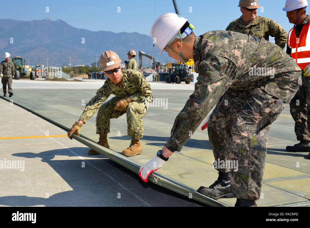160315-N-NE195-003 CHINHAE, Republic of Korea (March 15, 2016 ...