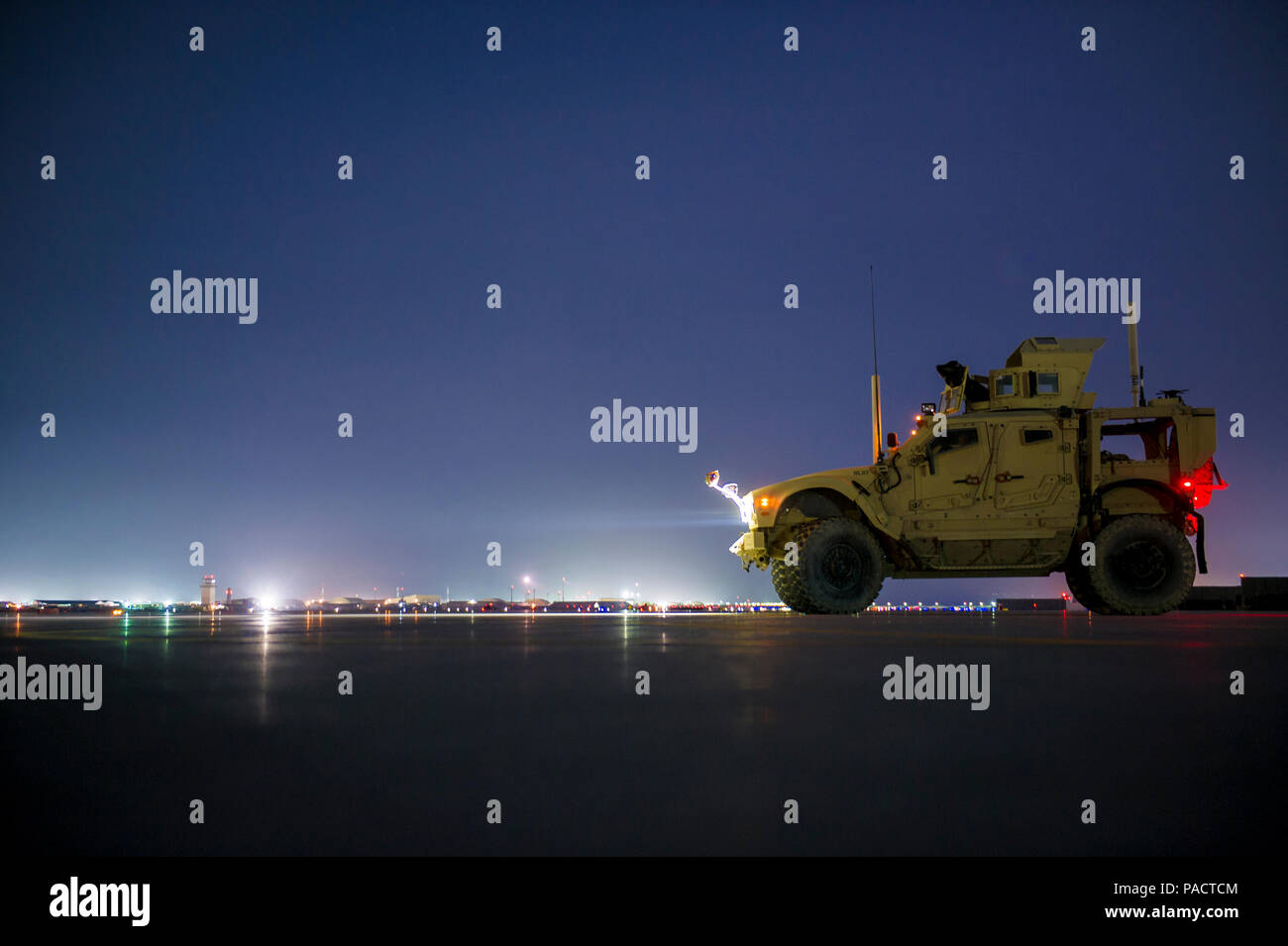 455th esfs hi-res stock photography and images - Alamy