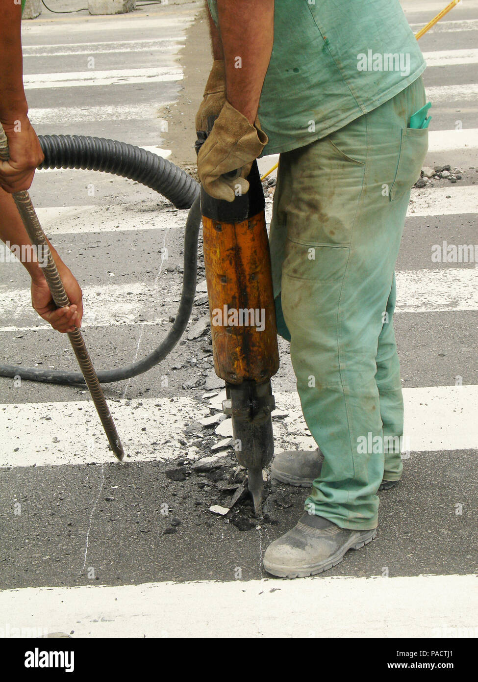 Stone breaking works hi-res stock photography and images - Alamy