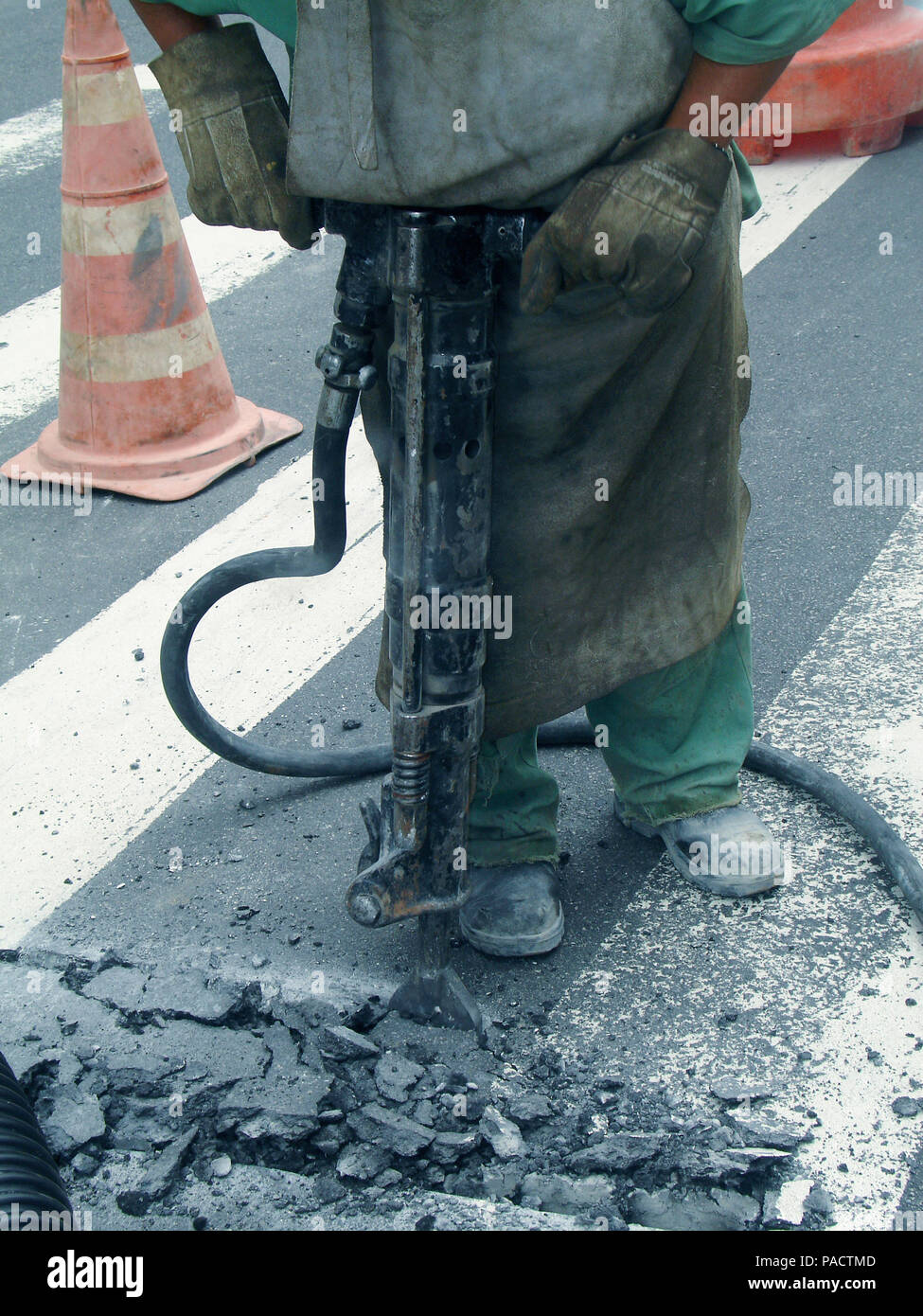Stone breaking works hi-res stock photography and images - Alamy