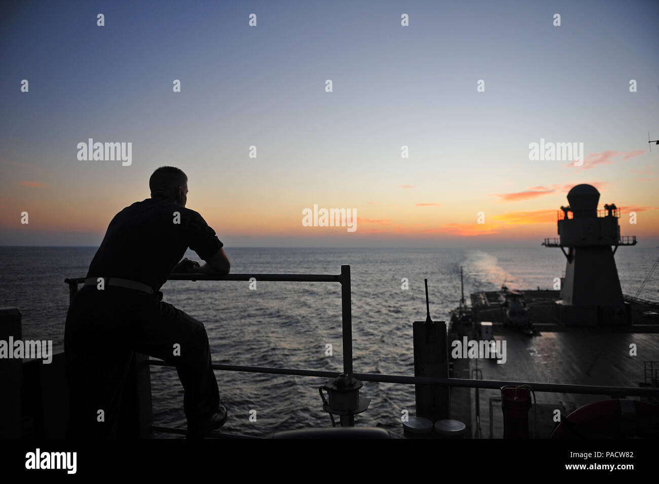 160324-N-TV402-043 ARABIAN SEA (March 24, 2016) - Commanding Officer of ...