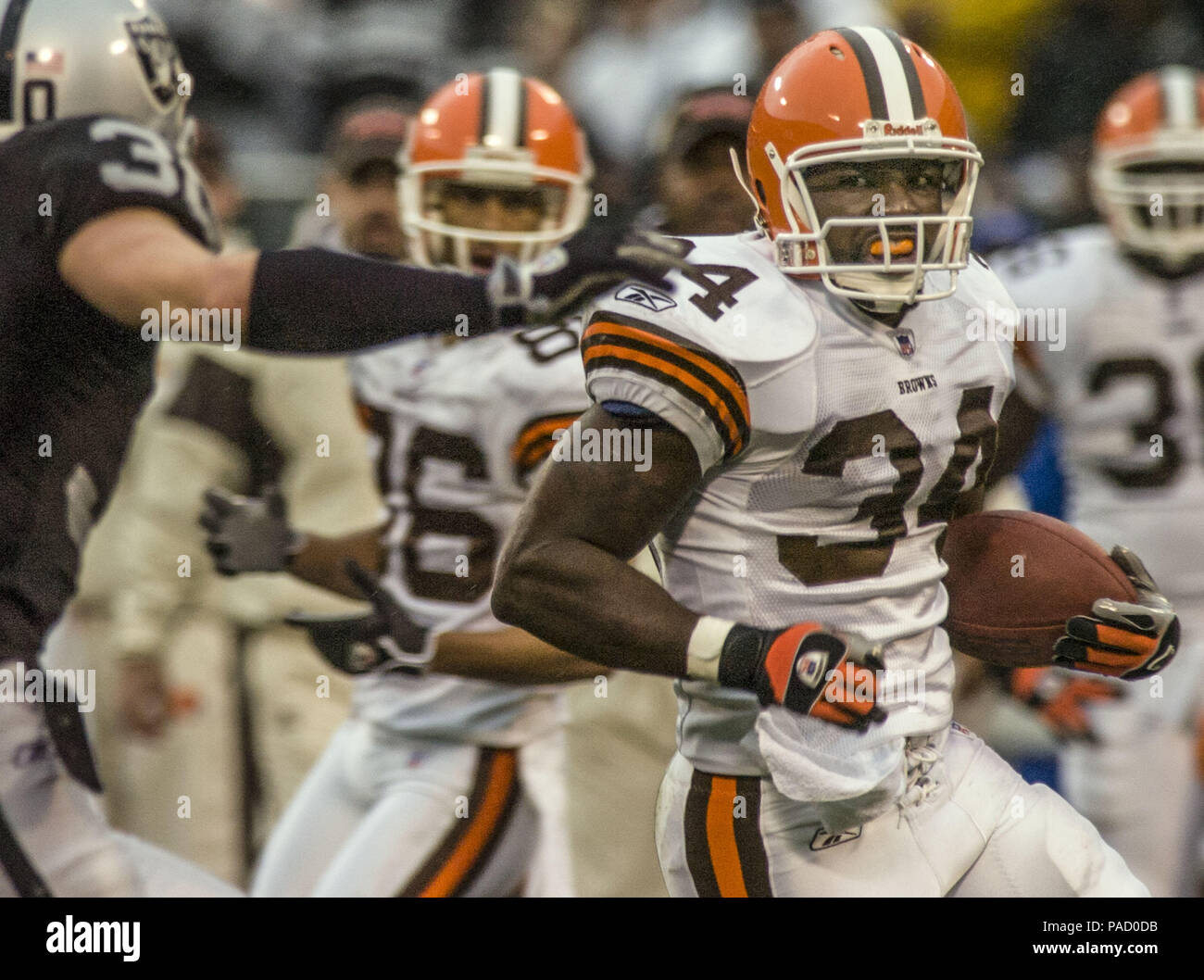 Oakland, California, USA. 18th Dec, 2005. Cleveland Browns running back ...