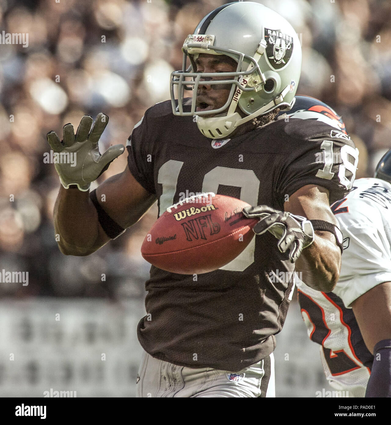 Oakland, California, USA. 13th Nov, 2005. Oakland Raiders wide receiver ...