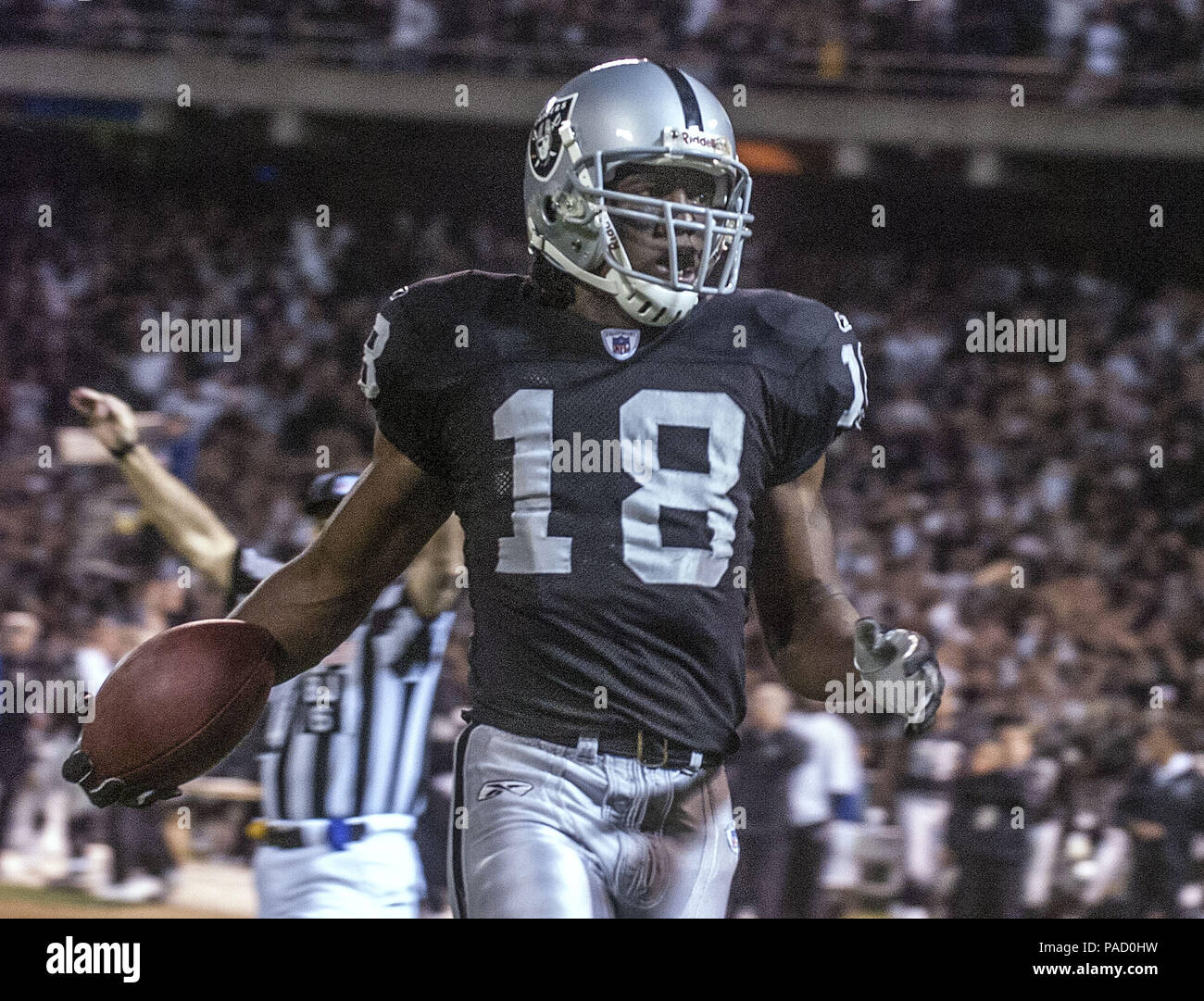 Oakland raiders receiver randy moss hi-res stock photography and images ...