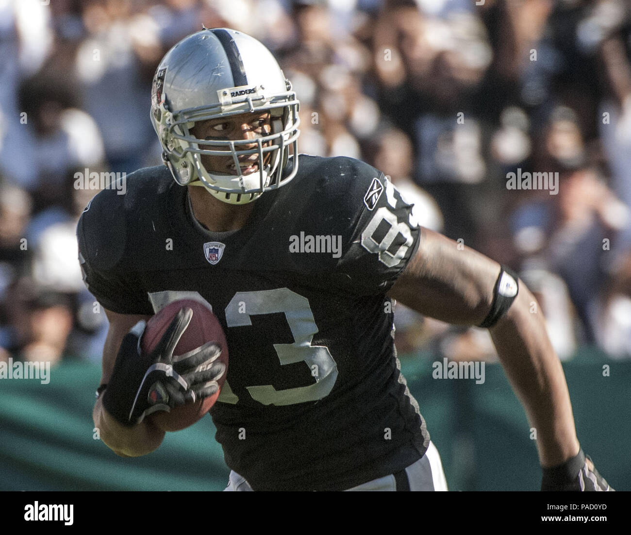 Oakland, California, USA. 22nd Oct, 2006. Oakland Raiders tight end ...