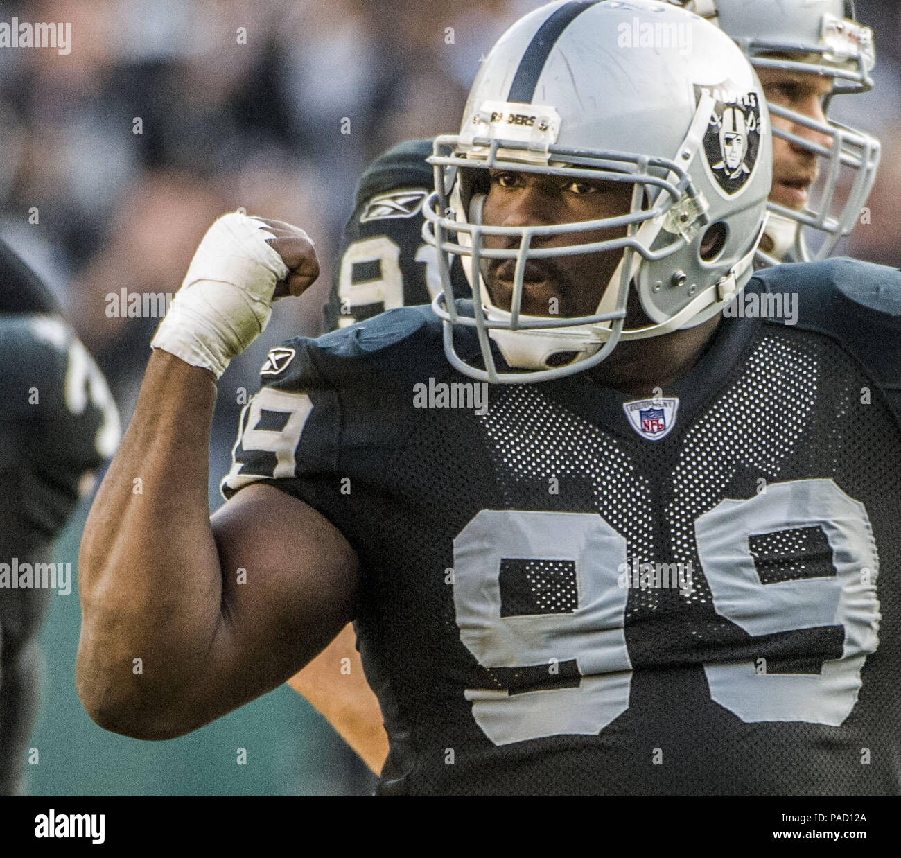 Warren sapp raiders hi-res stock photography and images - Alamy