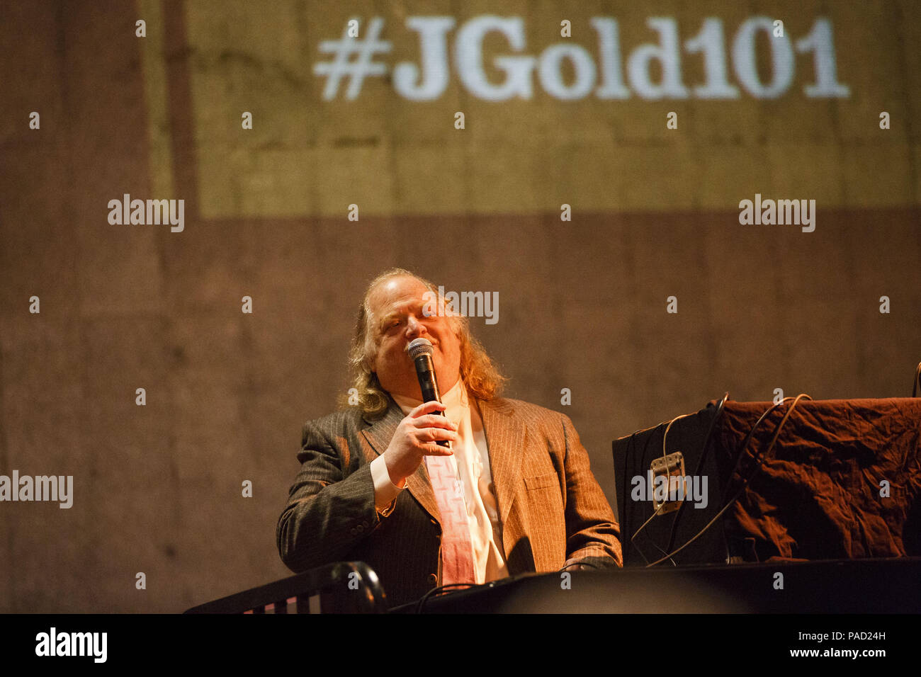 20151104 gold hi-res stock photography and images - Alamy