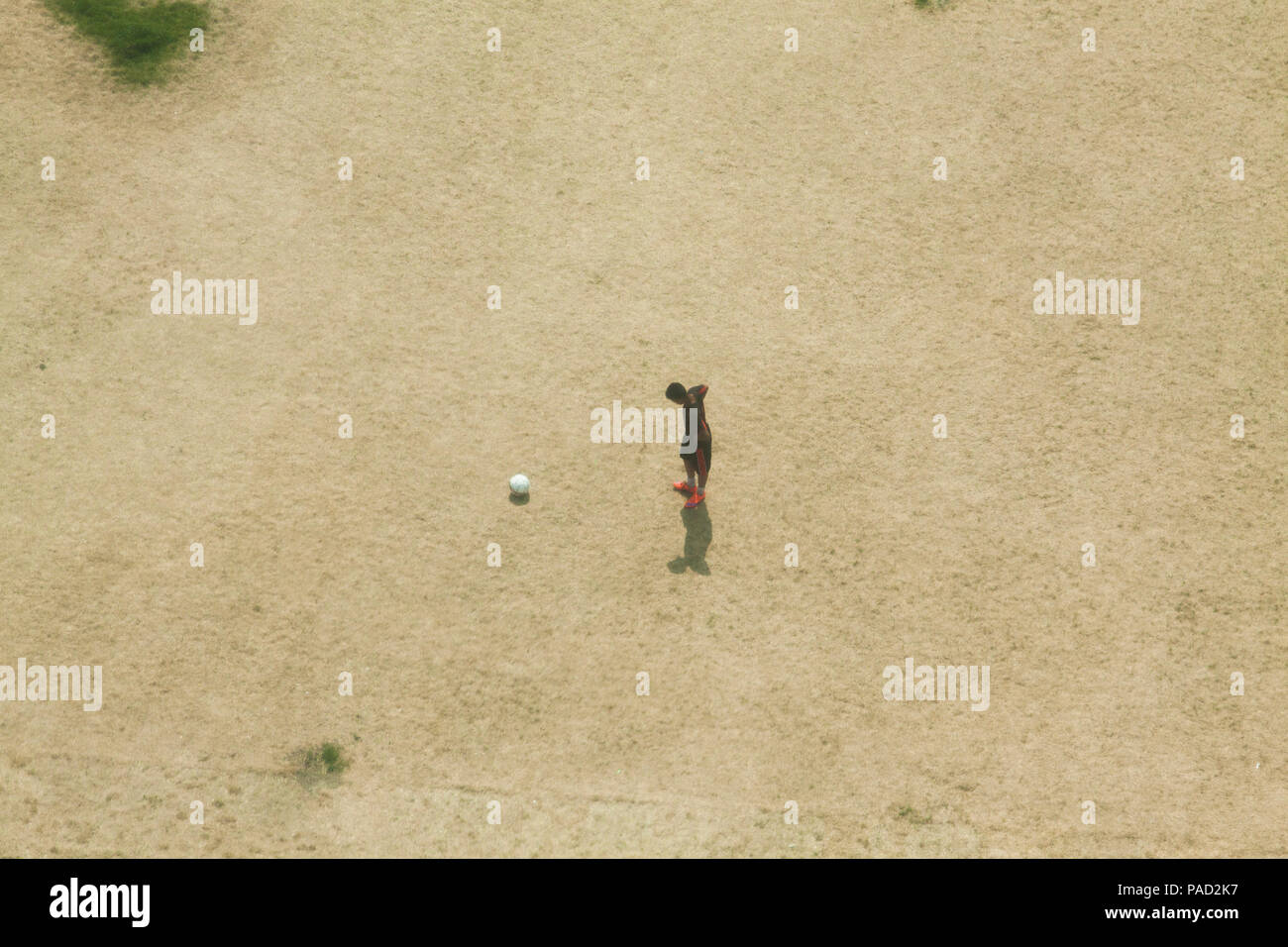 Parched fields hi-res stock photography and images - Alamy