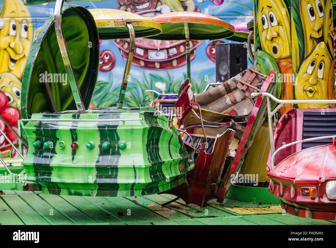 Fairground accident hi-res stock photography and images - Alamy