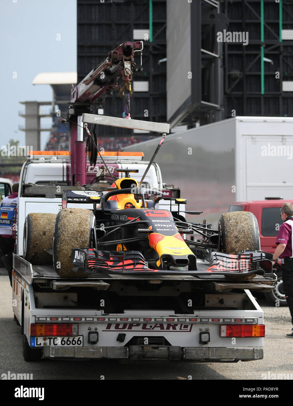 Red bull f1 team truck hi-res stock photography and images - Alamy