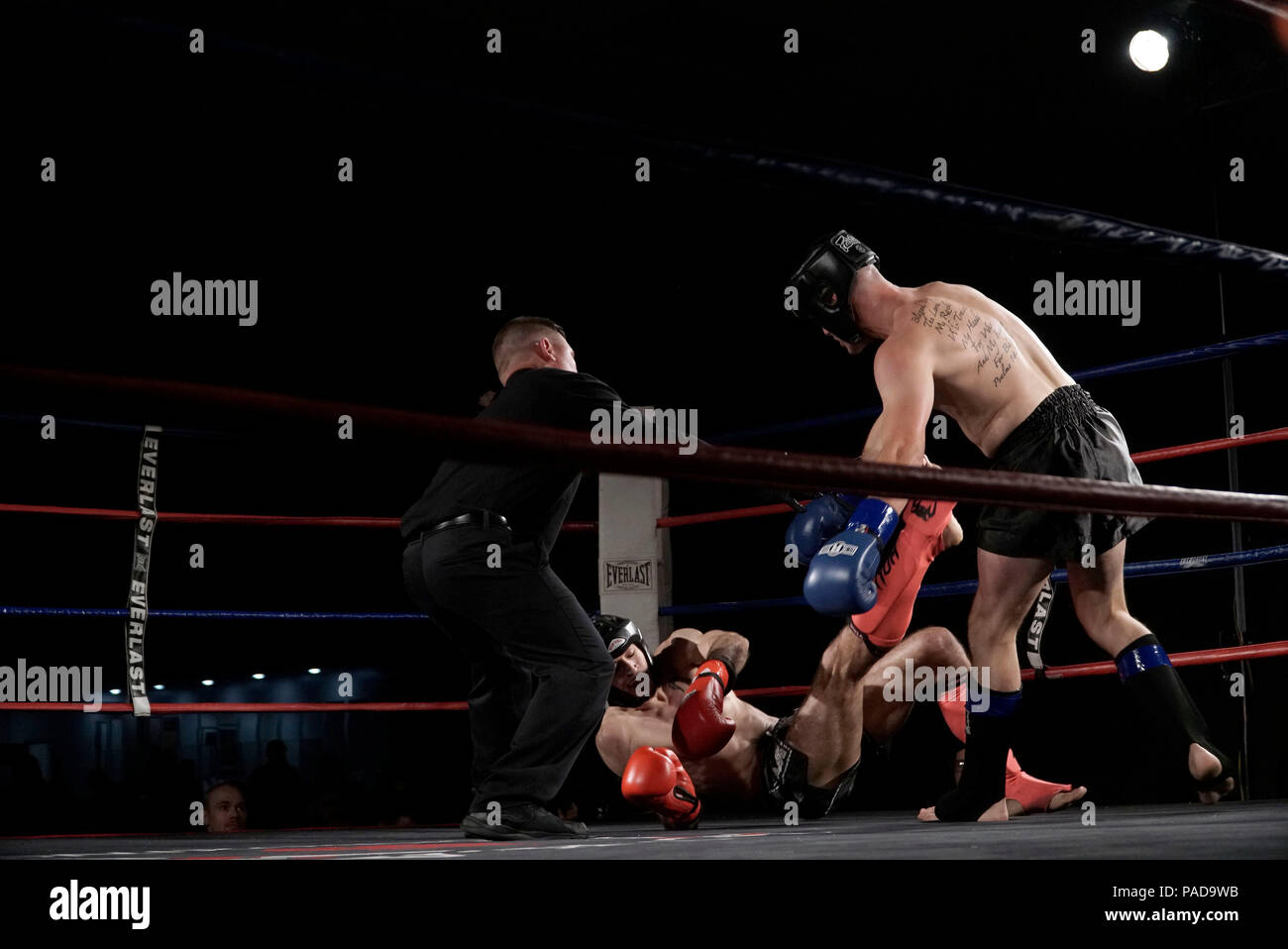 Elbow strikes hi-res stock photography and images - Alamy