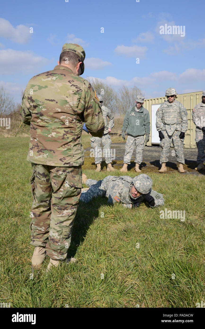 U.S. Army Sgt. Ivan Diaz-Roman, assigned to 39th Signal Battalion ...