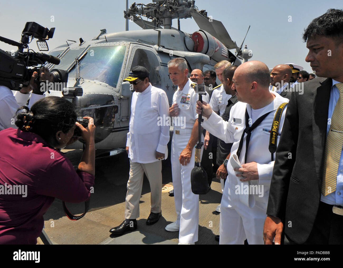 160328-N-XF387-068 COLOMBO, Sri Lanka (March 28, 2016) - Commanding ...