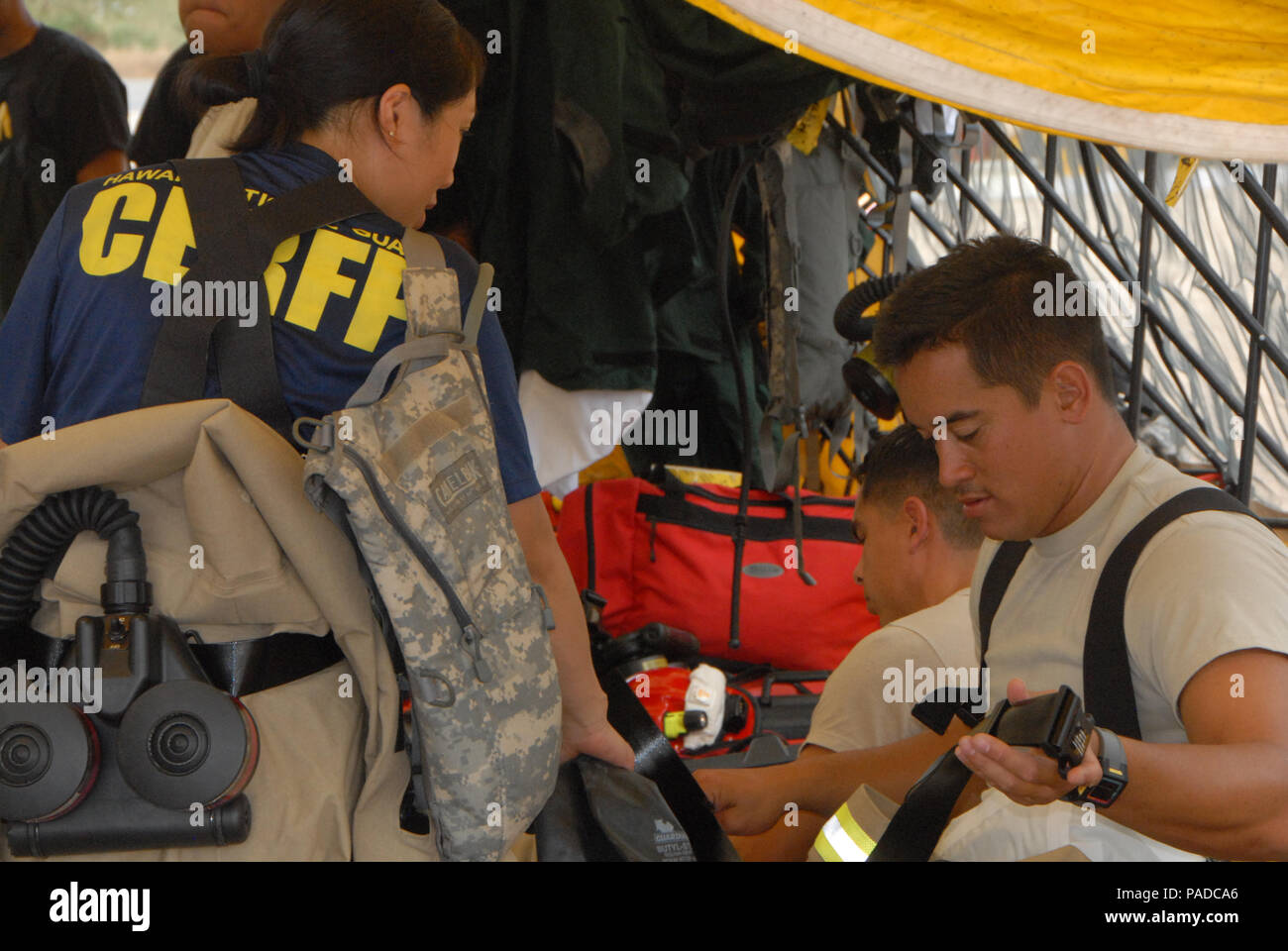 Airmen from the Hawaii Air National Guard's Detachment 1, Headquarters ...