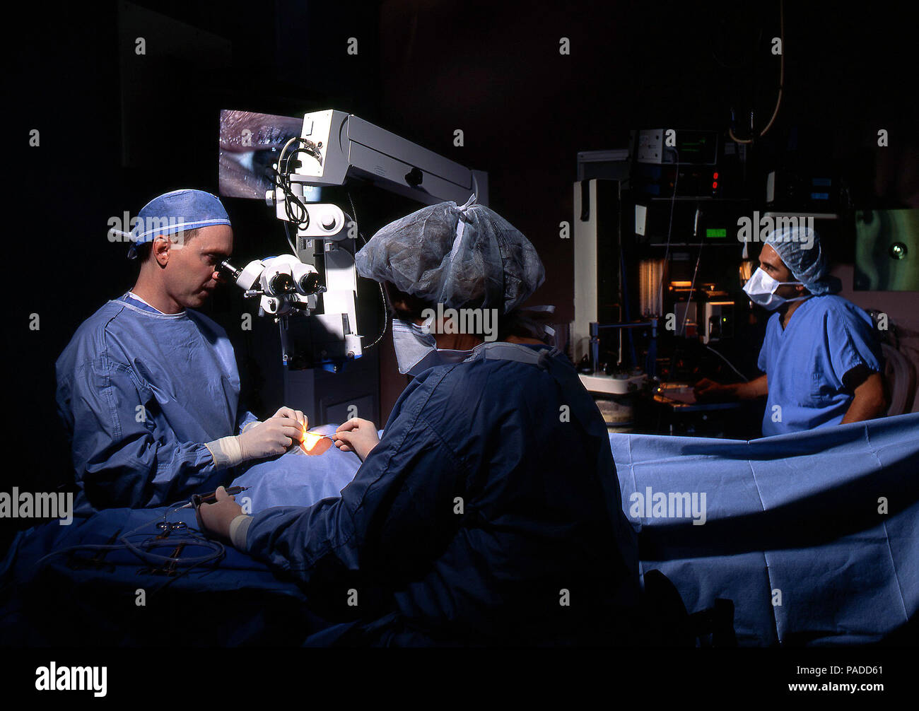 Eye surgery hi-res stock photography and images - Alamy