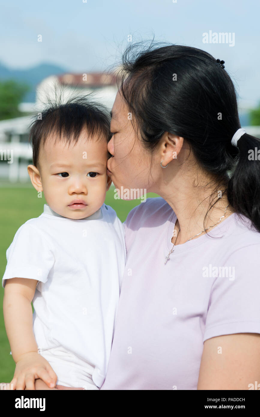 Portrait of mother and son Stock Photo - Alamy